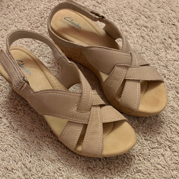 Clarks | Shoes | Clarks Beige Strappy Sandals | Poshmark